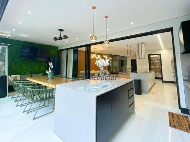 Casa à Venda em Condomínio Fechado no Tremembé | 600m² | Alto Padrão