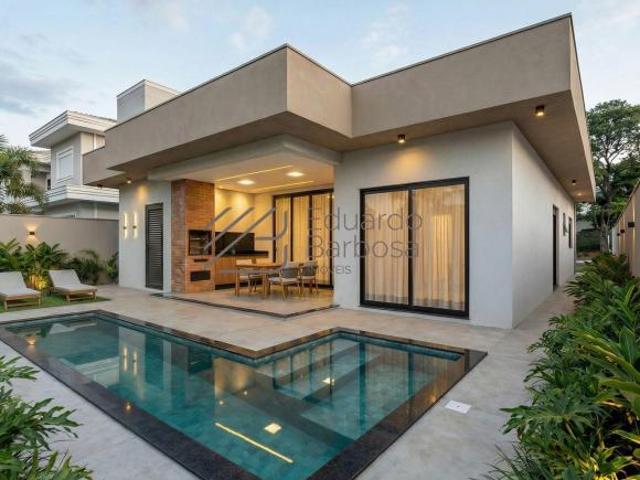 Casa à Venda em Condomínio Fechado Atibaia/SP