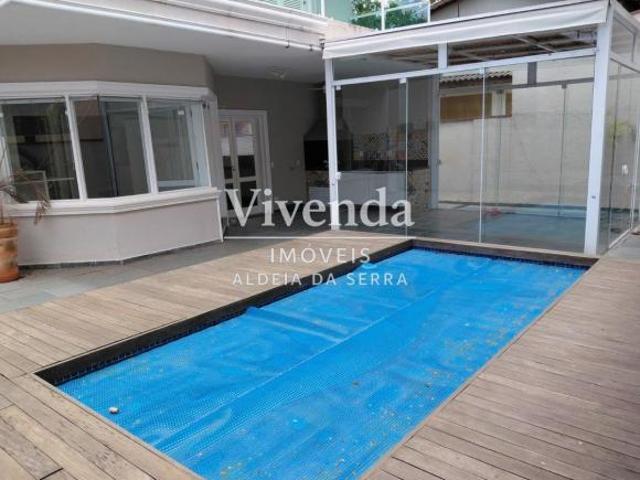 Casa à Venda em Condomínio Fechado Aldeia da Serra