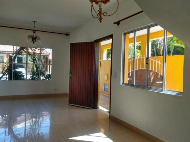 Casa a venda em condomínio fechado com 150m2 e 3 quartos 1 suíte Butantã USP
