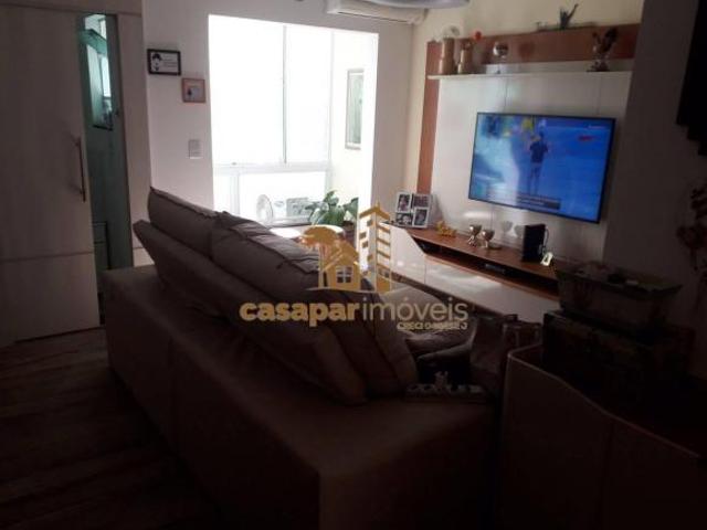 Casa à Venda em Condomínio Fechado com 194m², 3 Dormitórios, Estuda Permuta
