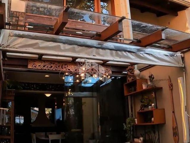 Casa à venda em condomínio fechado com 3 quartos, 2 vagas de garagem, bairro Tristeza, POA/RS