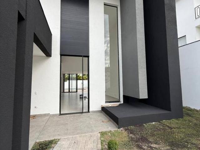 CASA À VENDA EM CONDOMÍNIO FECHADO EM ATIBAIA – SP