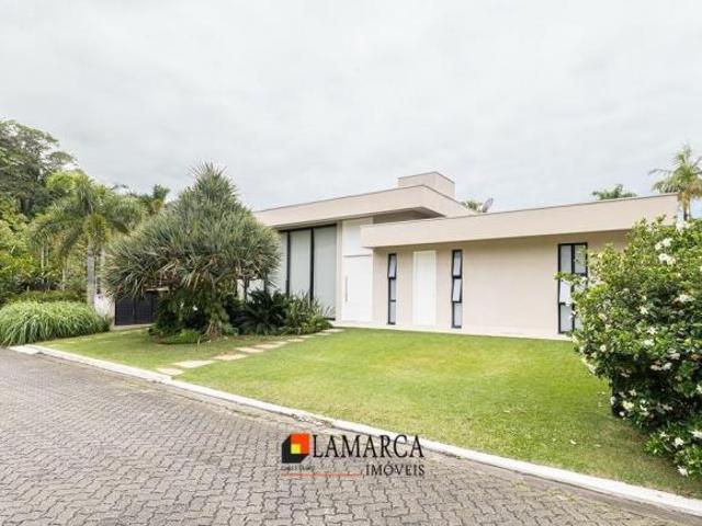 Casa a venda em Condominio fechado em Guaruja