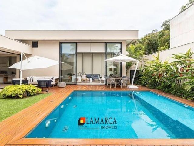 Casa a venda em Condominio fechado em Guaruja