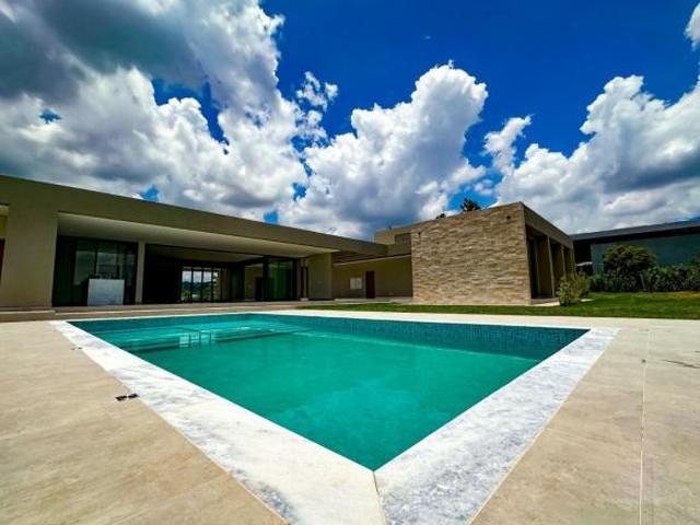 Casa à venda em condomínio fechado em Itu | 572m² em Terras de São José II | CA4946
