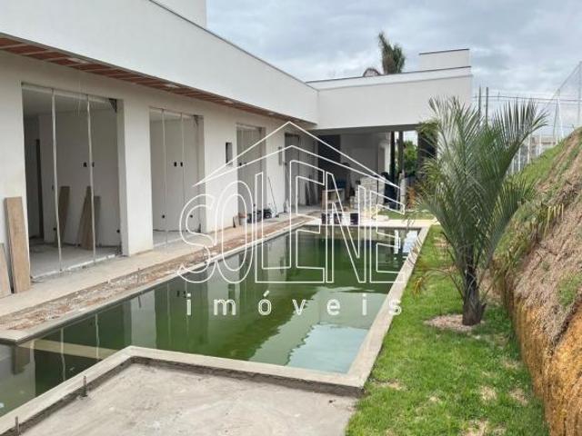 CASA A VENDA EM CONDOMINIO FECHADO EM ITU/SP, COM 4 SUITES SENDO 1 MASTER E 6 VAGAS DE GARAGEM