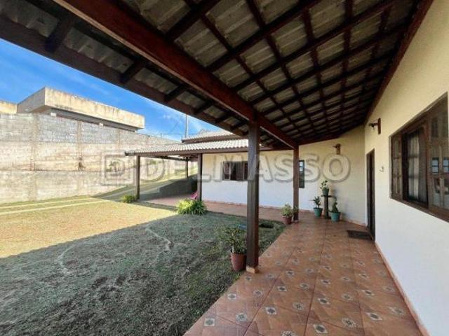 Casa à venda em condomínio fechado em Ibiúna/SP