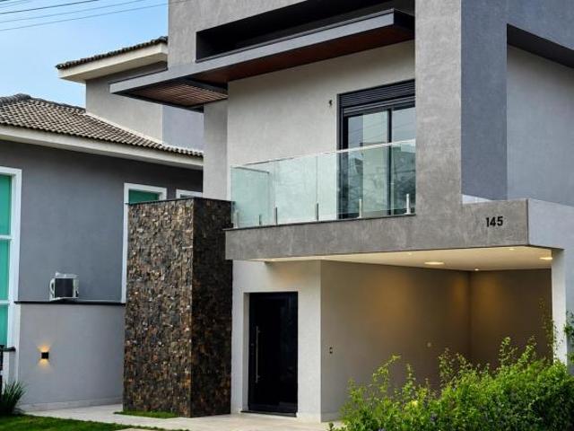 Casa a venda em condomínio fechado em Santana de Parnaíba