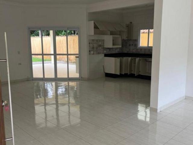 casa a venda em condomínio fechado 10 km da cidade e praias