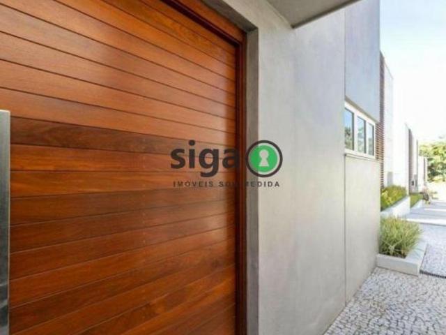 Casa à Venda em Condomínio Fechado, 483m², 4 Suítes, 5 Vagas Chácara Santo Antônio