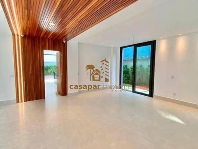 Casa à Venda em Condomínio fechado, 400m² com 4 Suítes no Swiss Park