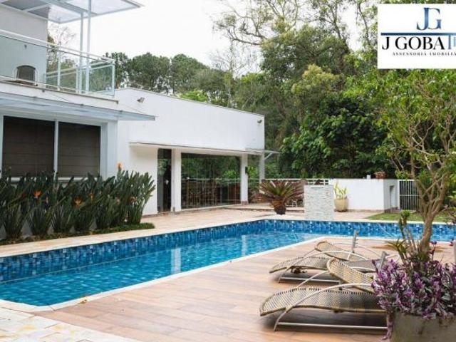 Casa à Venda em Condomínio Fechado – 4 Suítes, Lazer e Natureza