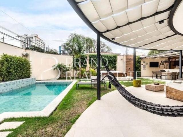 Casa em Condomínio a venda no Campo Belo I 4 suítes I Piscina privativa I segurança 24 horas I alto