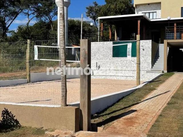 Casa à venda em condomínio fechado