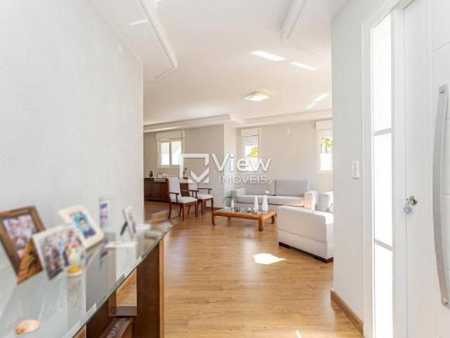 Casa à Venda em Condomínio Fechado – 863m² de Terr