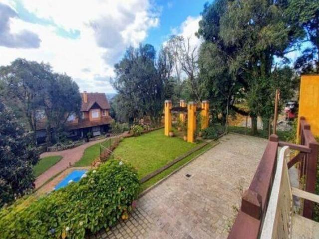 CASA À VENDA EM CONDOMÍNIO GRAMADO 3 QUARTOS