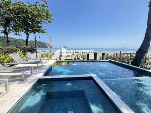 Casa à venda em condomínio, localizada na praia da Baleia!