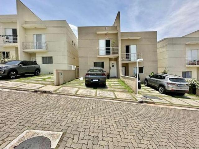 Casa à Venda em Condomínio na Granja Viana com 3 Dormitórios, Suíte e ao Lado do The Square