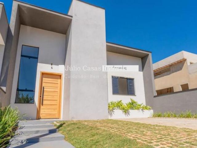 Casa à venda em condomínio no bairro Caguaçu