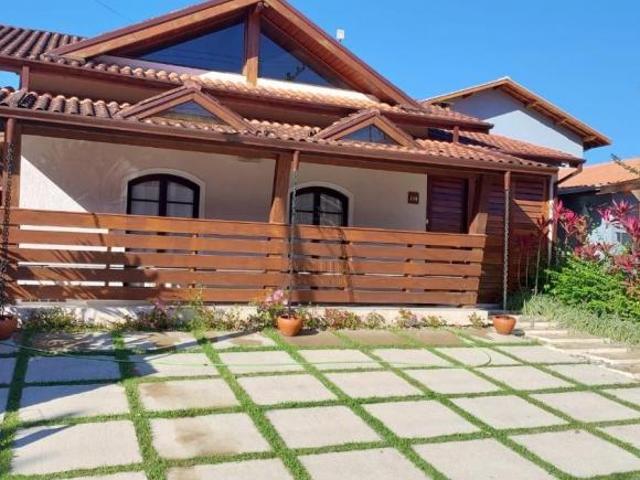 Casa a venda em condomínio no Horto com 4 suítes