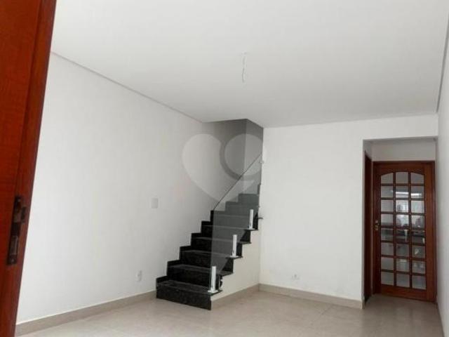 Casa à venda em condomínio no Jaçana