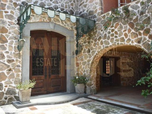 Casa à venda em condomínio no Jardim Cordeiro SP 4 quartos