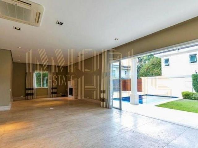 Casa à venda em condomínio no Jardim Cordeiro SP 4 quartos