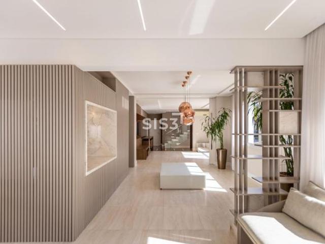 Casa à venda em Condomínio no São Lourenço | 337m²