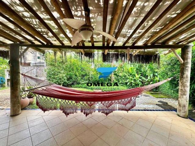 Casa à venda em Condomínio Pernambuco II no Guarujá | Omega Imóveis