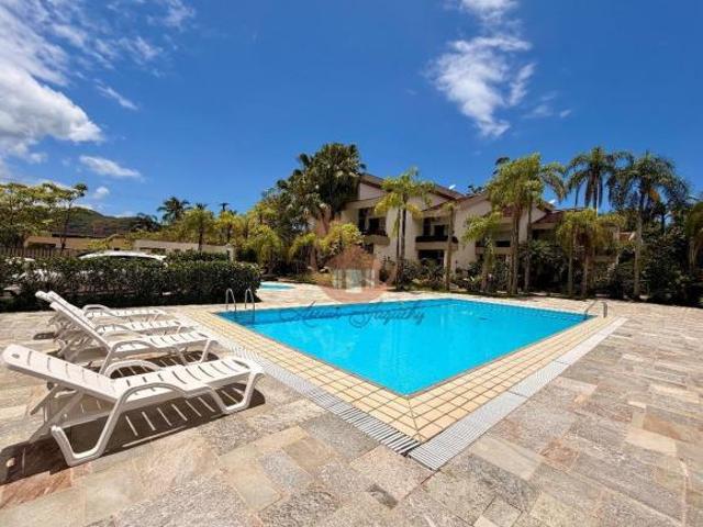 Casa à Venda em condomínio próximo a praia