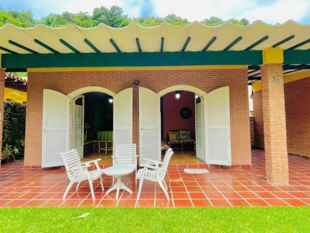 Casa à venda, em condomínio | QVista Inteligência Imobiliária Guarujá