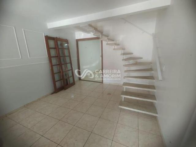 CASA A VENDA EM CONDOMÍNIO, SOBRADO COM 98m² 3 DORMITÓRIOS, QUINTAL, 2 VAGAS. RESIDENCIAL DAS AZALE