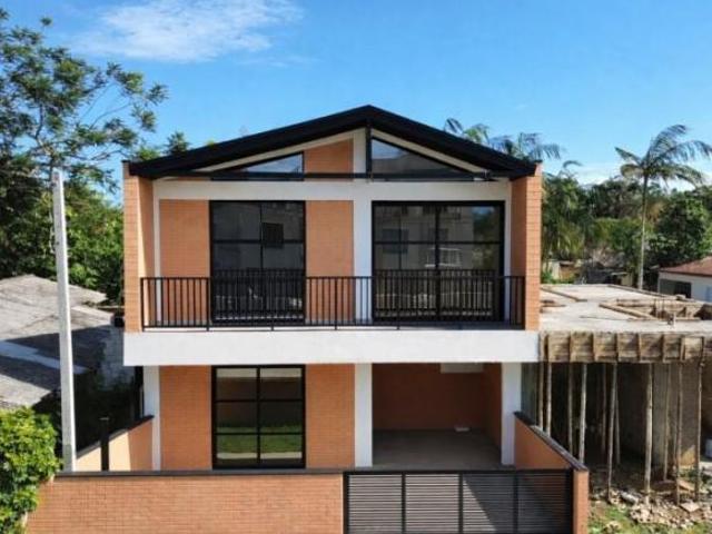 Casa à venda em Coroados