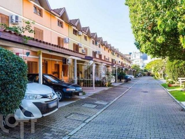 Casa à venda em Cavalhada com 100 m², 4 quartos, 1 suíte, 1 vaga