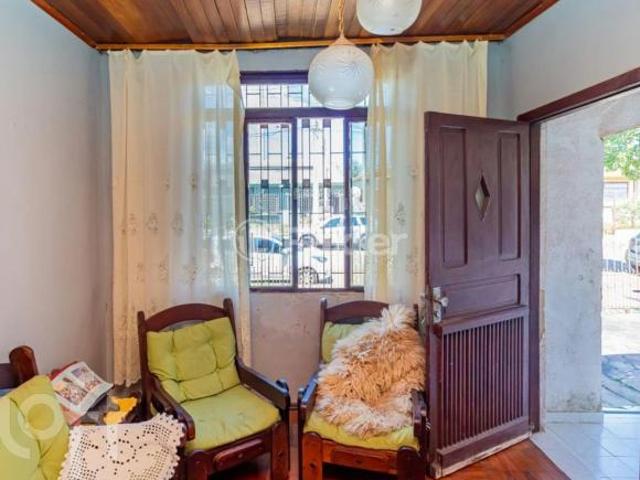 Casa à venda em Cavalhada com 116 m², 3 quartos, 1 suíte, 2 vagas