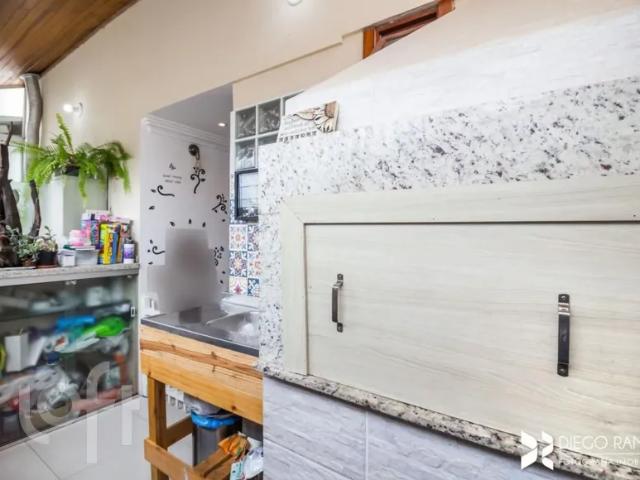 Casa à venda em Cavalhada com 139 m², 3 quartos, 1 suíte, 1 vaga