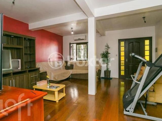Casa à venda em Cavalhada com 300 m², 3 quartos, 1 suíte, 2 vagas