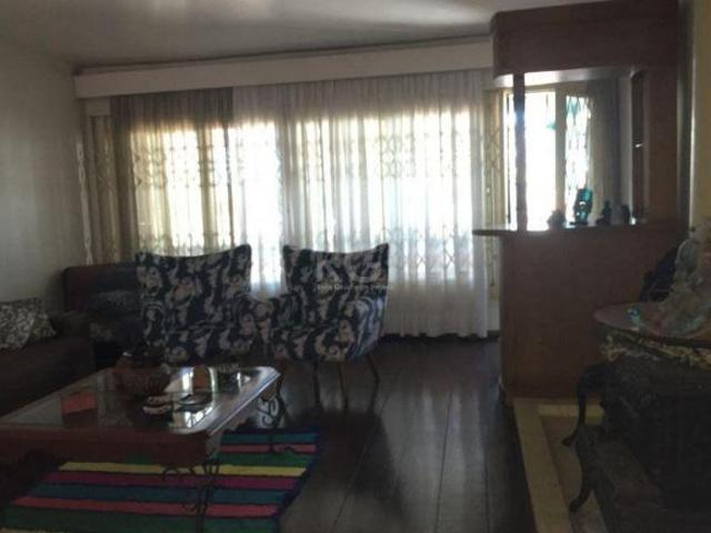 Casa à venda em Cavalhada