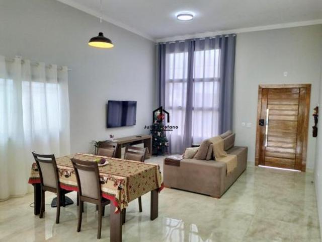 Casa à venda em Caçapava