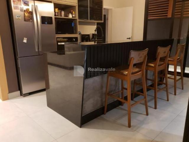 Casa à venda em Caçapava, Parque Residencial Maria Elmira, com 3 quartos, com 180 m²