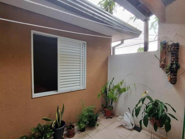 Casa à venda em Caguassu