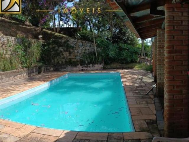 Casa à venda em Caieiras SP: 4 quartos, 3 suítes, 2 salas, 5 banheiros, 4 vagas e 249,56 m² no Alpes