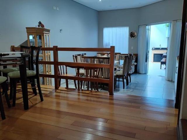 Casa à venda em Cajuru