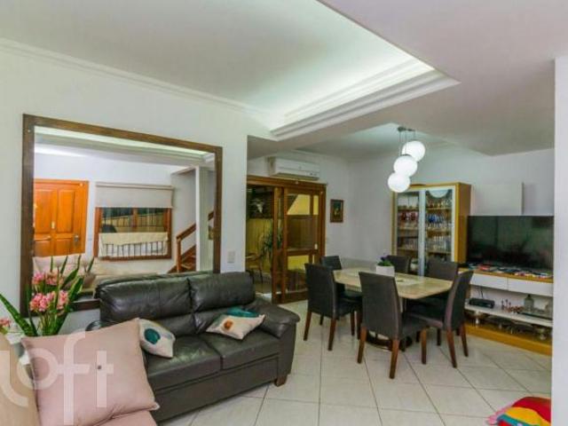 Casa à venda em Camaquã com 157 m², 3 quartos, 1 suíte, 2 vagas