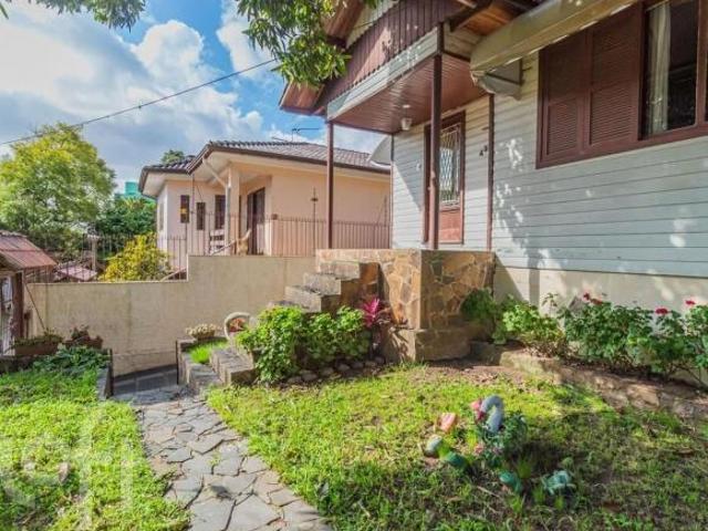 Casa à venda em Camaquã com 190 m², 3 quartos, 2 vagas