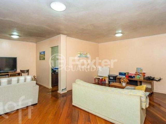 Casa à venda em Camaquã com 215 m², 2 quartos, 1 suíte, 2 vagas