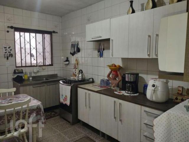 Casa à venda em Camaquã com 223 m², 5 quartos, 2 suítes, 8 vagas
