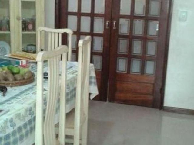Casa à venda em Camaquã com 250 m², 4 quartos, 1 suíte, 4 vagas