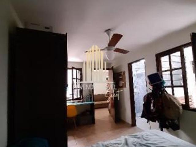Casa à venda em Cambuci